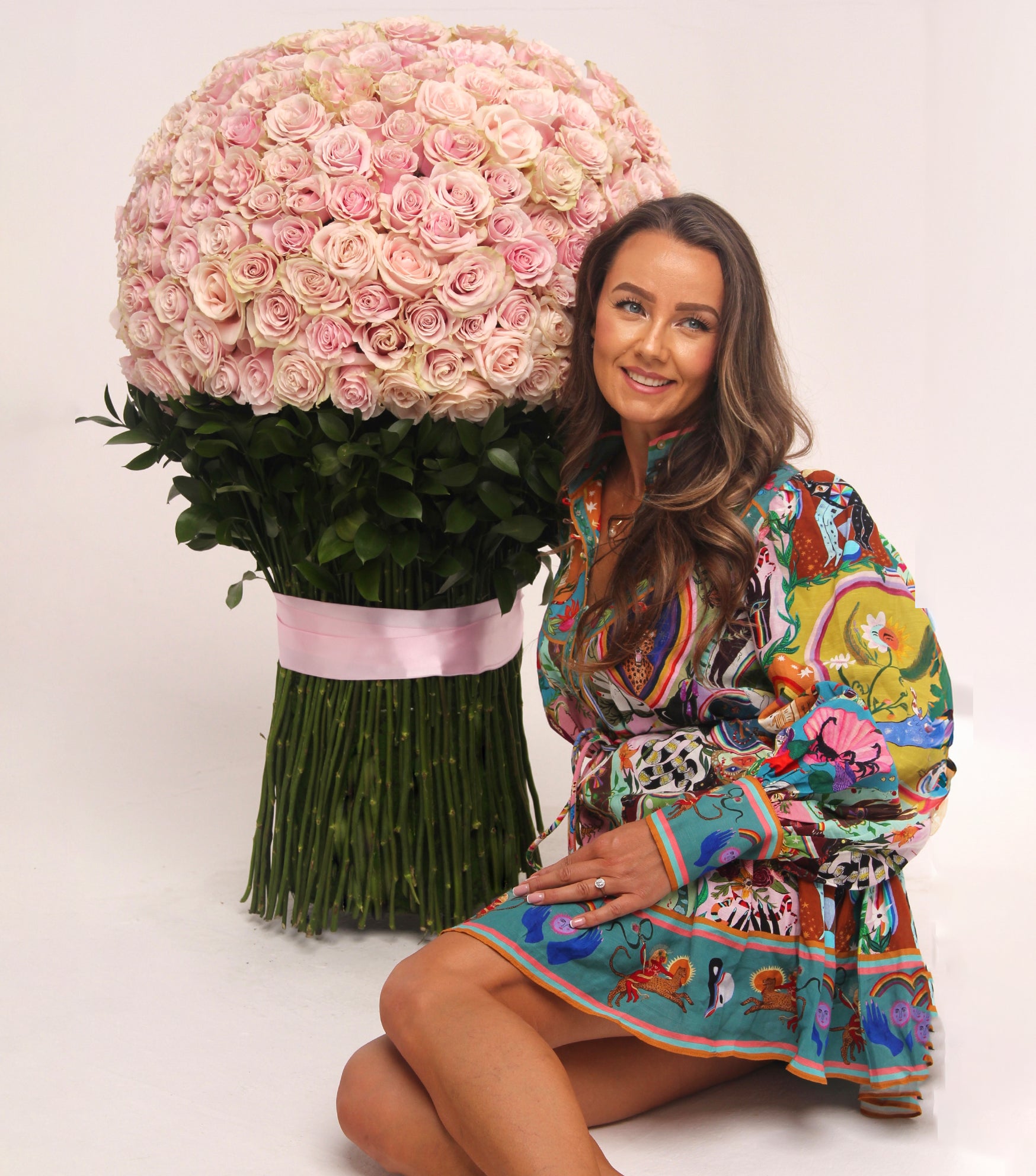 "À la rose" - Standing Luxurious Rose Bouquet – La Grande Beaute